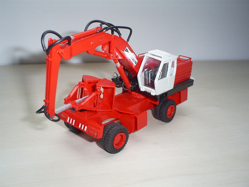 Caterpillar 983 Et Poclain Ly2p Minitrucks59