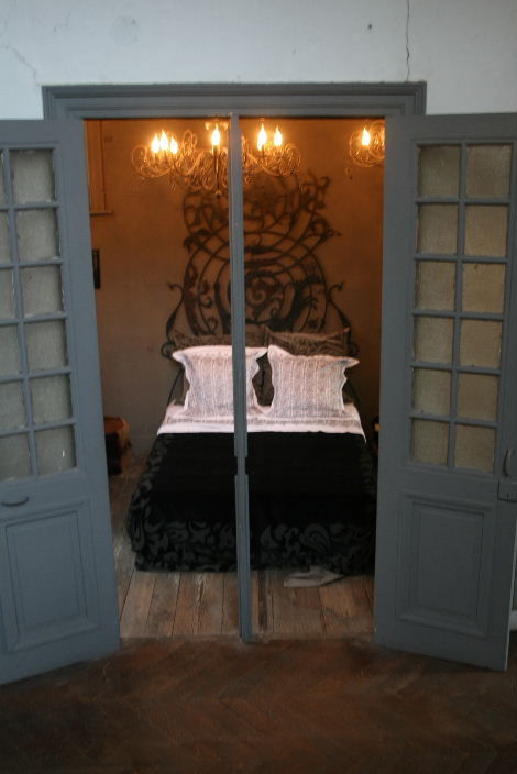 CHEZ AGNES EMERY A BRUXELLES - la mère de la mule