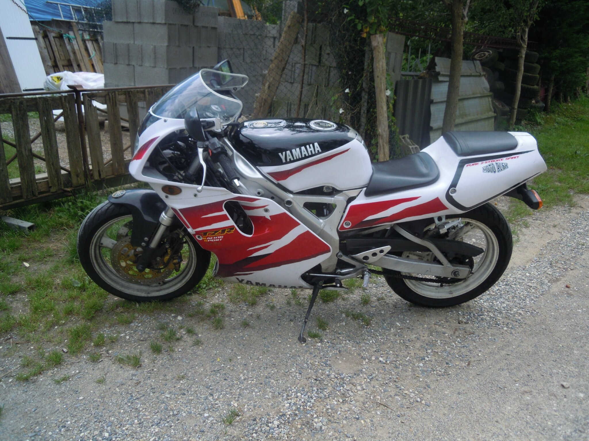 YAMAHA 125 TZR . type : 4FL . cadre n°4FL008130 . année : 30.03.1995 ...