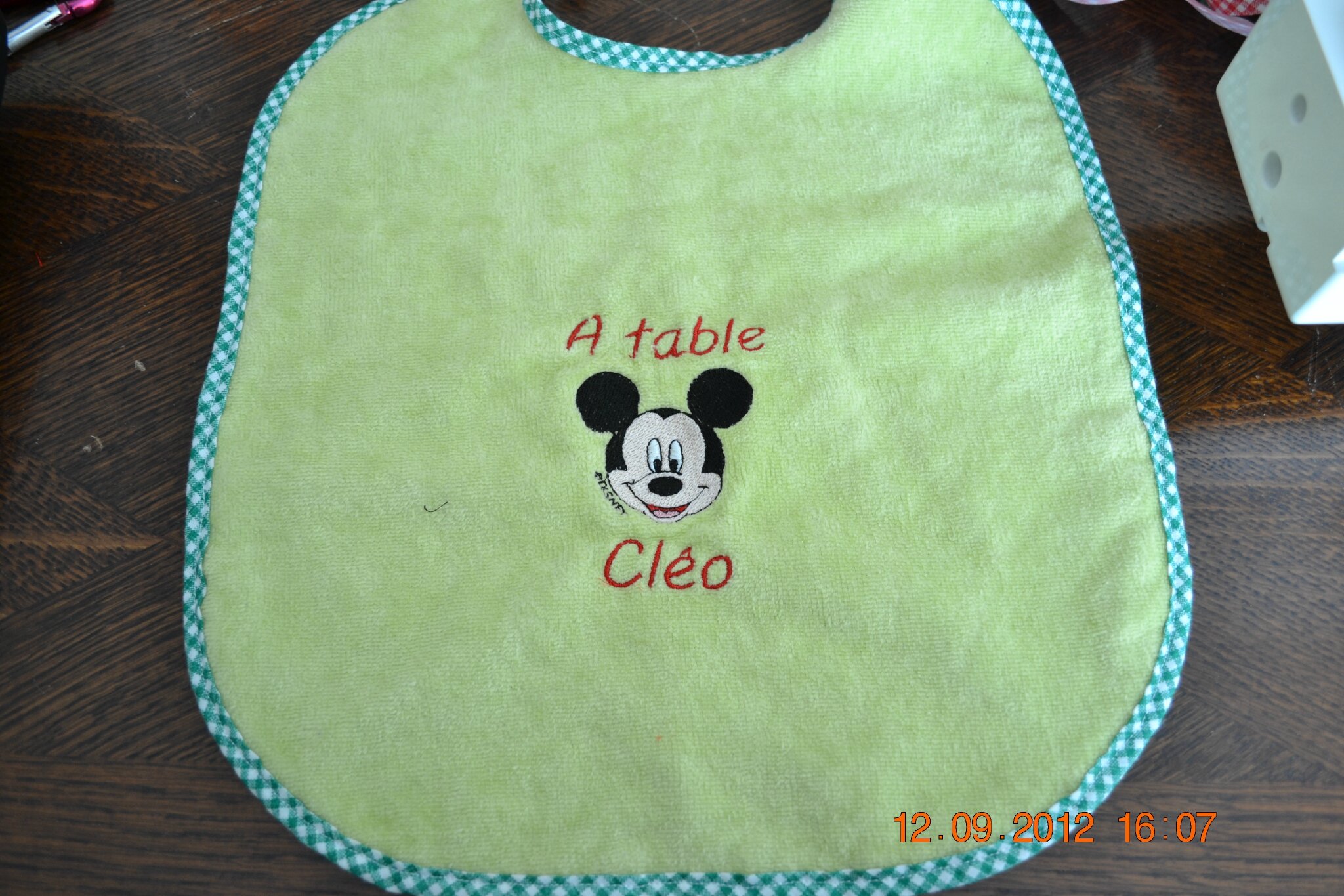 marie,martine,marie, béné et fabienne brodent pour vous!!!