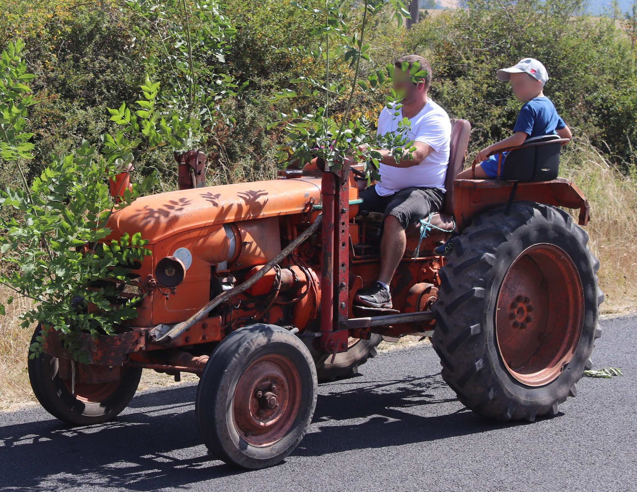 Renault D35 (Type R 7050) - Canals en Aveyron (Agriculture)