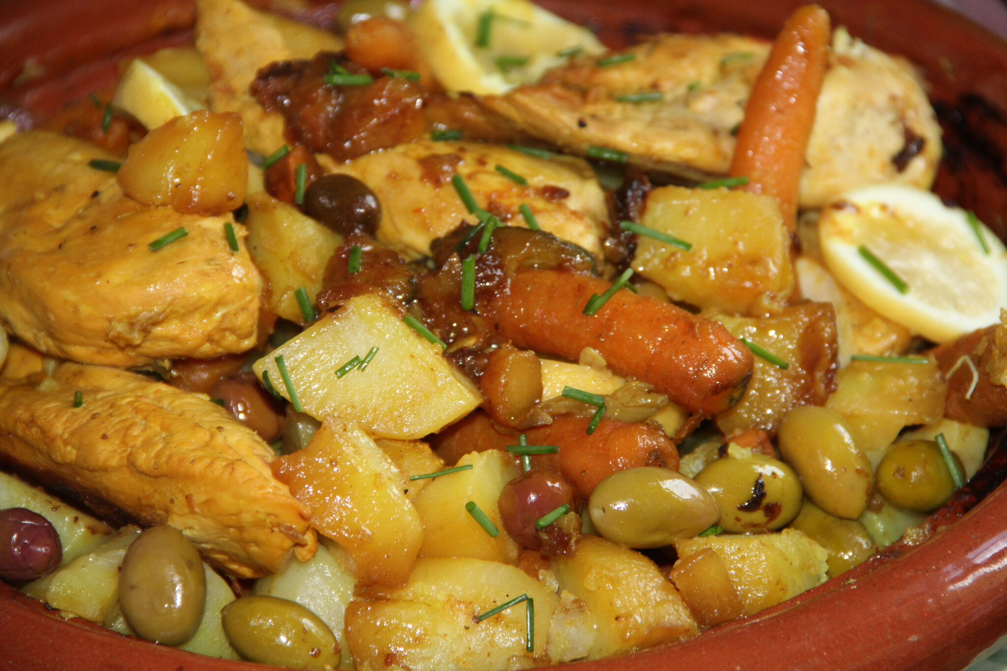 Tajine Poulet Pommes De Terre Carottes Courgette Olives Et Epices