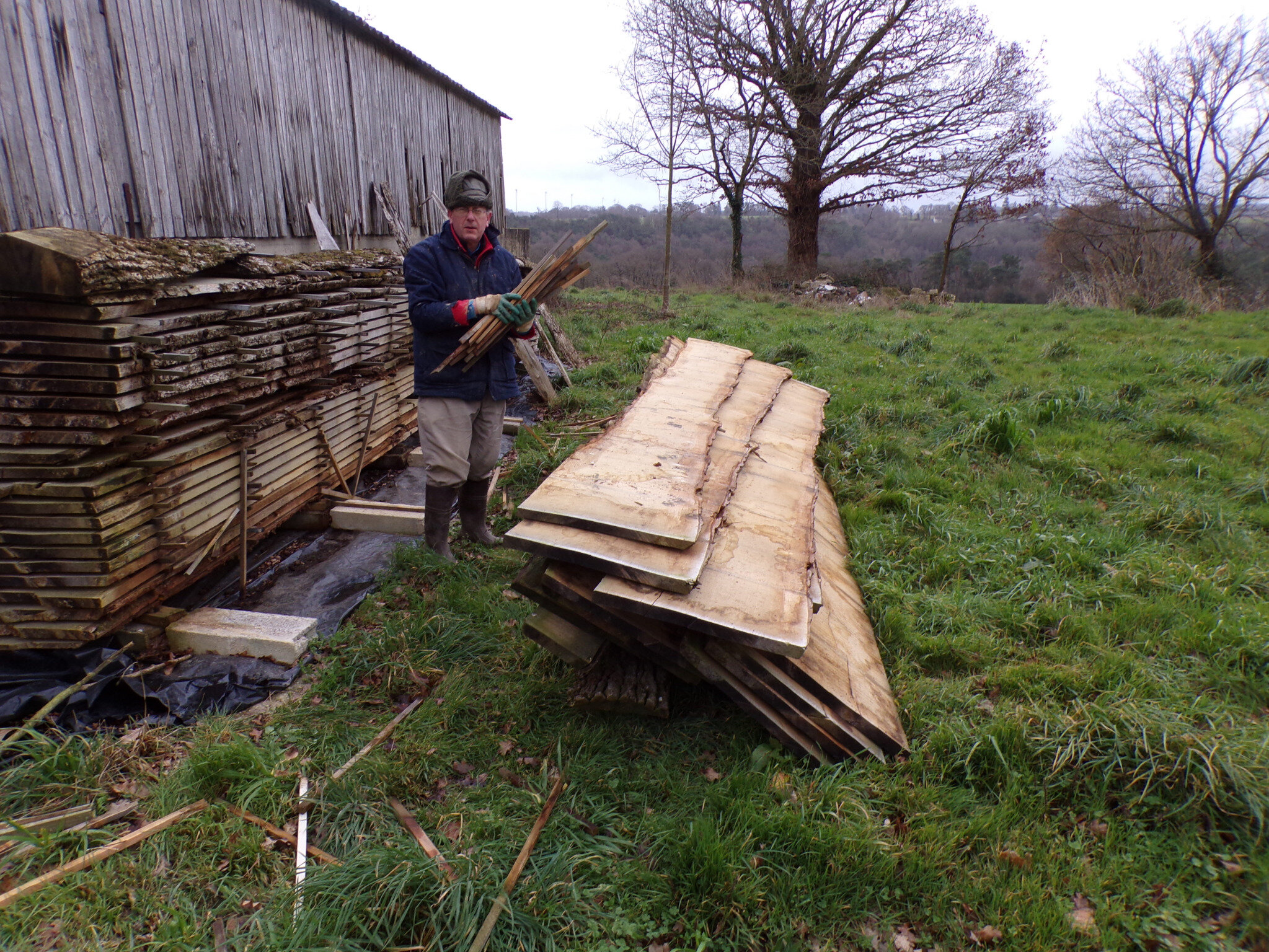Rangement du bois. - TREVENALEUC, un manoir breton