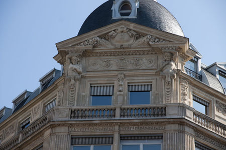 Cariatides et atlantes engaînés 120 - 126 rue de Rivoli - Cariatides ...