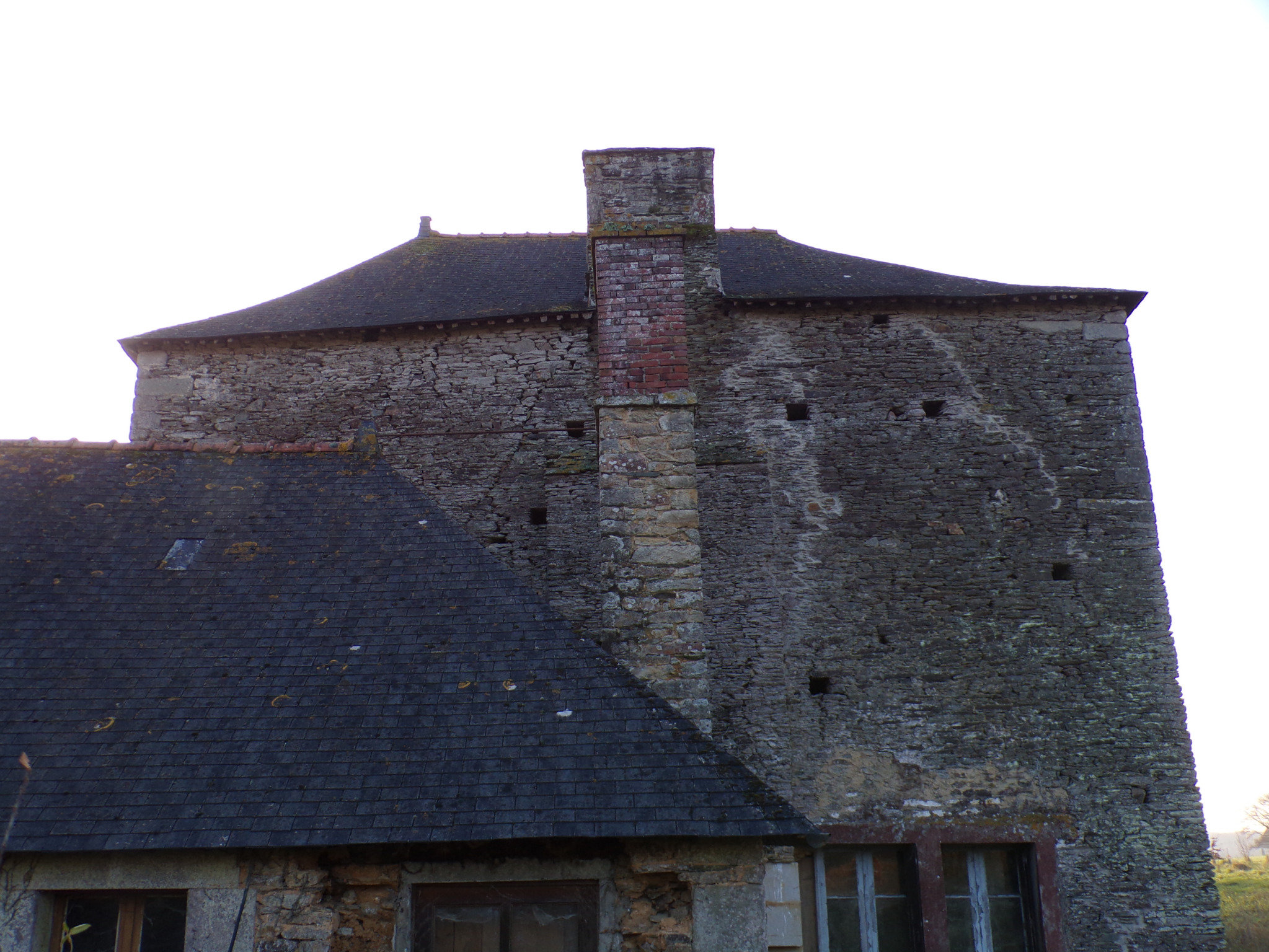Le pignon côté Est. - TREVENALEUC, un manoir breton