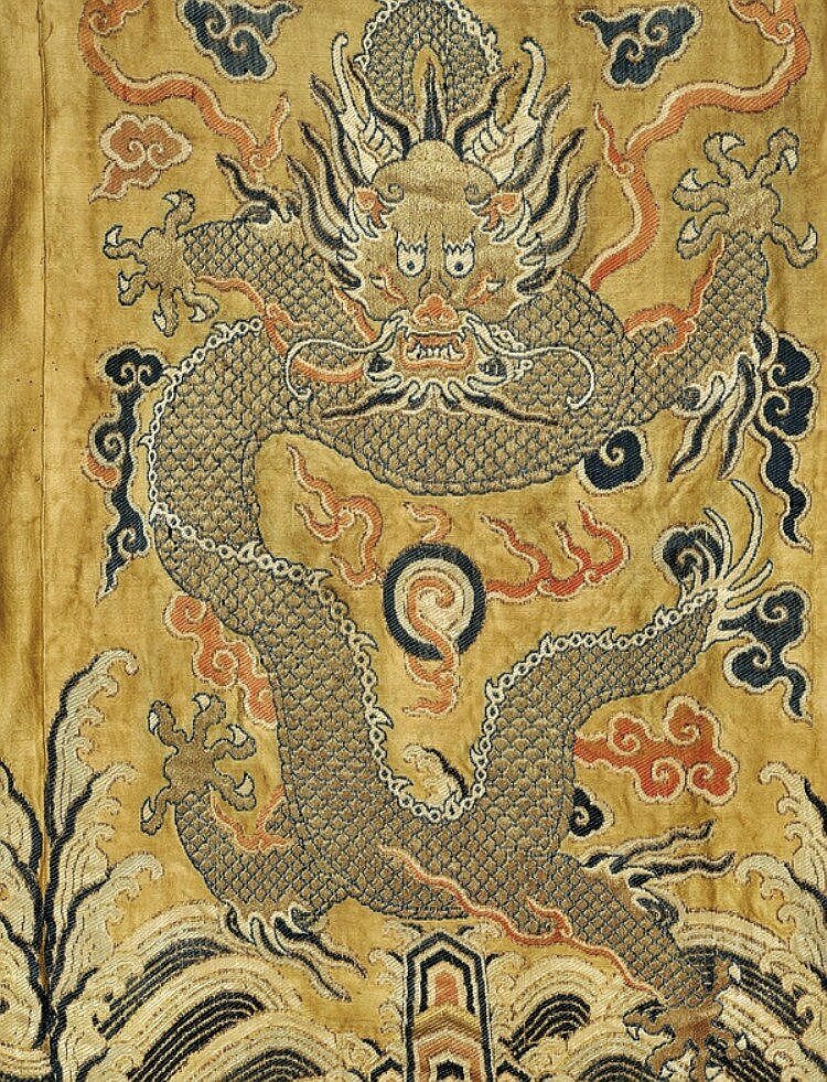 An important embroidered Imperial silk altar frontal, 18th Century - Alain.R.Truong