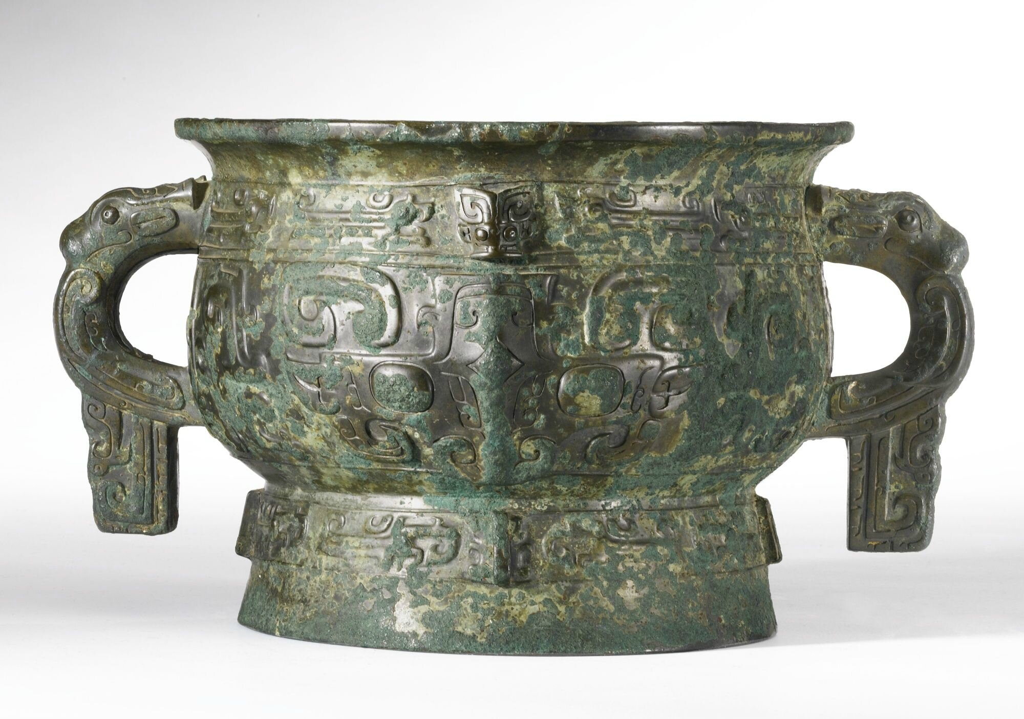 The Tian Shi Bi Xin Gui. An important bronze ritual food vessel, Early Western Zhou dynasty ...