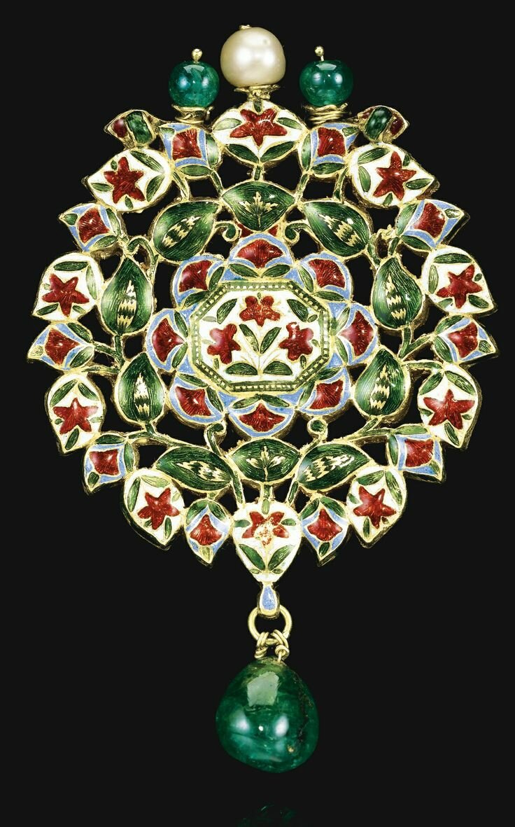 An enamelled and diamond-set kundan brooch (or pendant), India, Jaipur ...