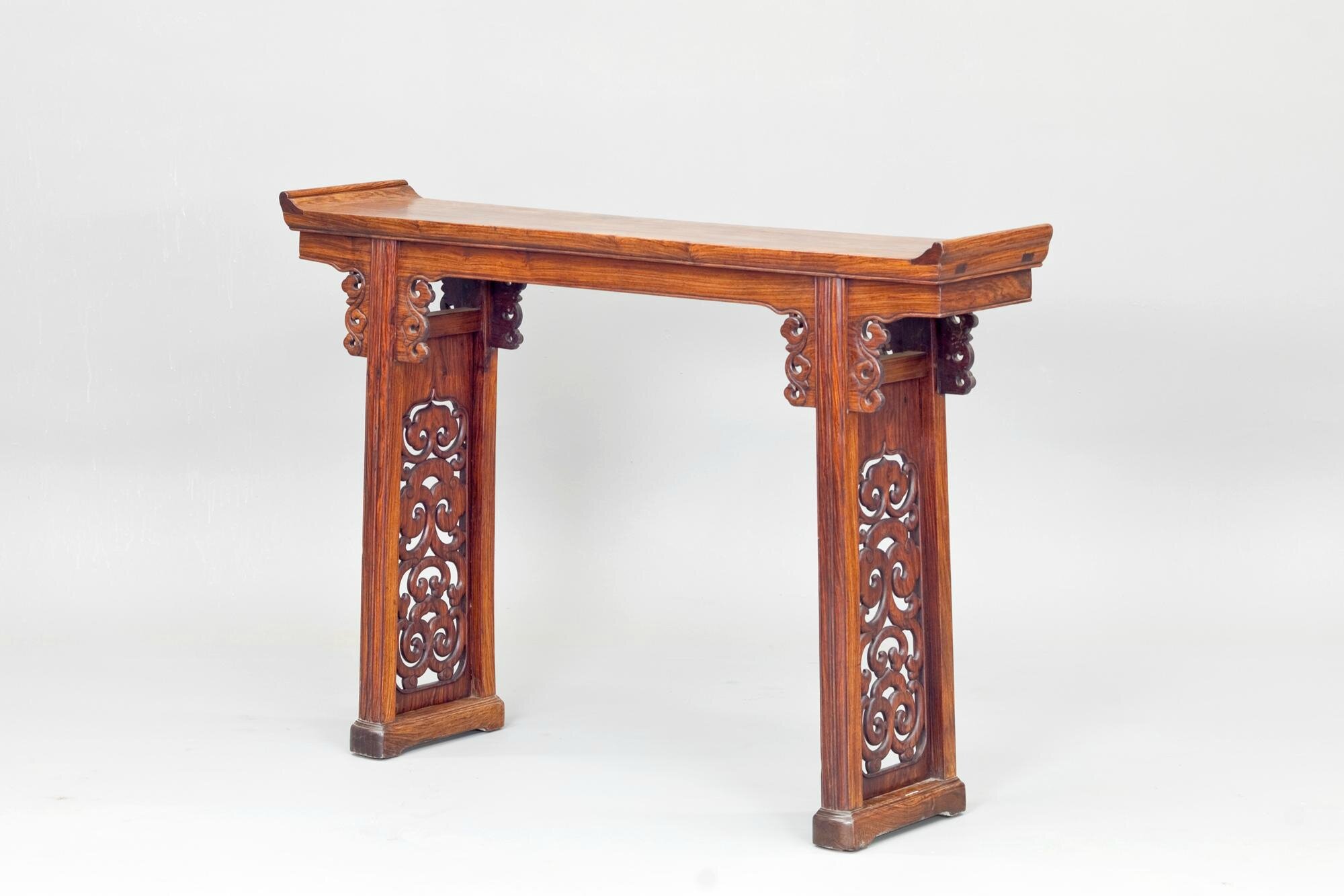 A Huanghuali Wood Altar Table with Flanges, Ming Dynasty, 17th Century - Alain.R.Truong