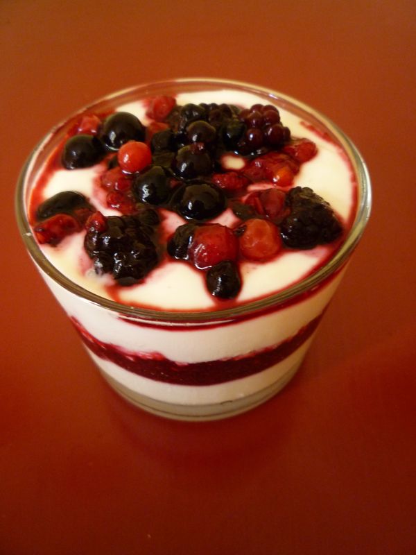 Verrine de fromage blanc aux fruits rouges - Epices et Papilles