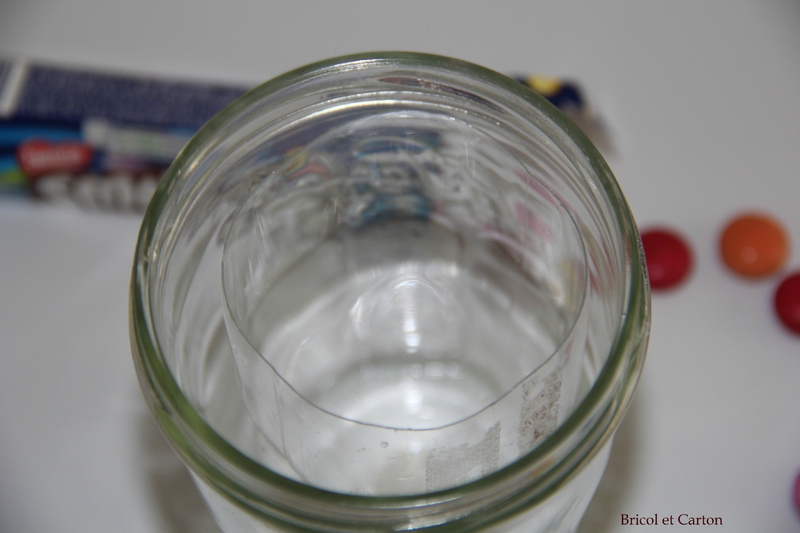 Vase pot de confiture avec smarties {DIY} - Bricol et Carton