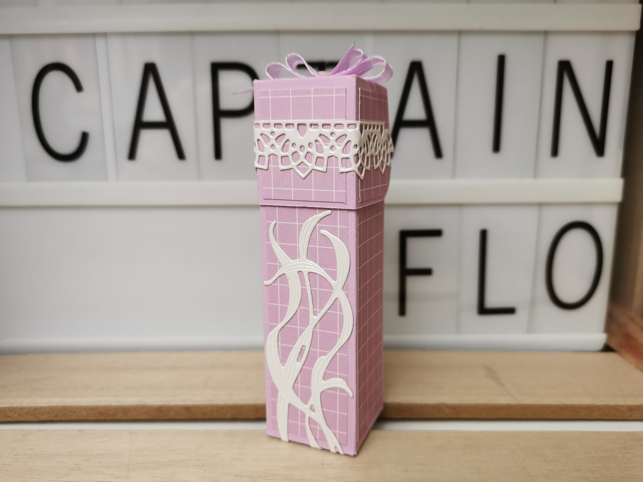 Boîte cadeau Bordure délicate - Captain Flo Cartes et Scrap