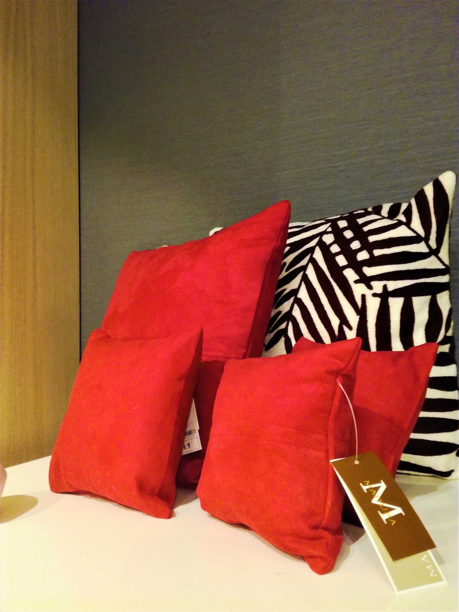 Tendance Déco : Mini coussin en faux daim MADURA - Le placard doré