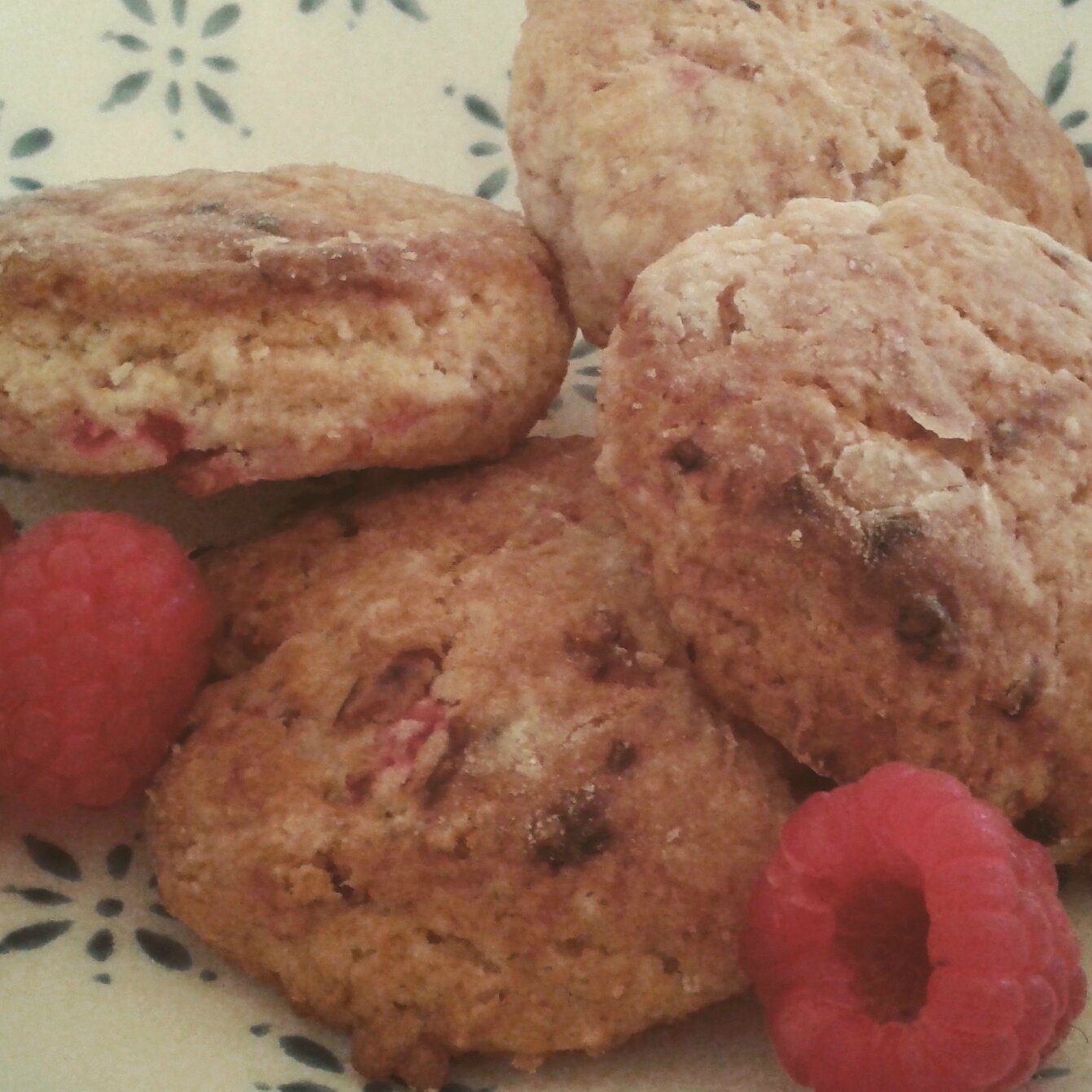 Raspberry and Almond Scones - Baking et Compagnie