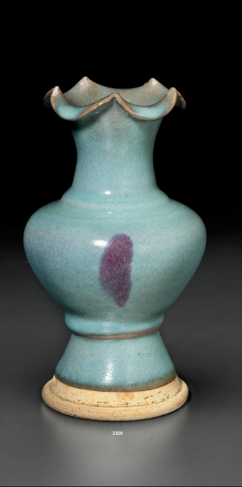 A rare Junyao foliate-rimmed vase, Song-Jin dynasty, 12th-13th century - Alain.R.Truong