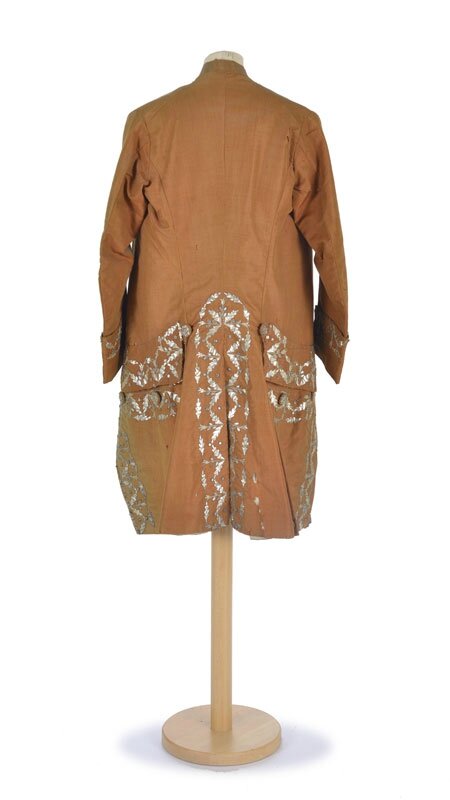 Habit à la française d'été en coton de soie et lin roux, milieu XVIIIe ...