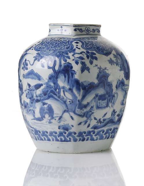 A blue and white porcelain jar with figural scene. Tianqi-Chongzhen ...