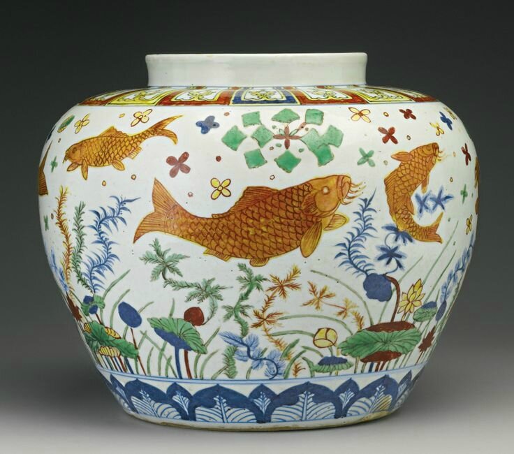 A rare wucai 'Fish' jar, Jiajing mark and period (1522-1566) - Alain.R ...