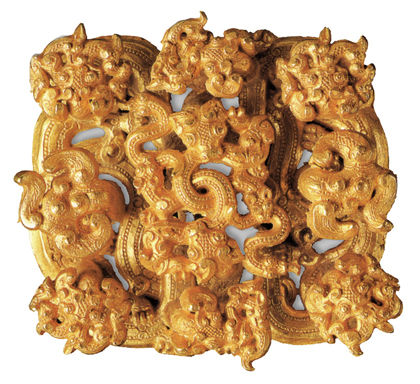 Gold fitting in form of eighteen dragons. Eastern Zhou dynasty, Spring ...