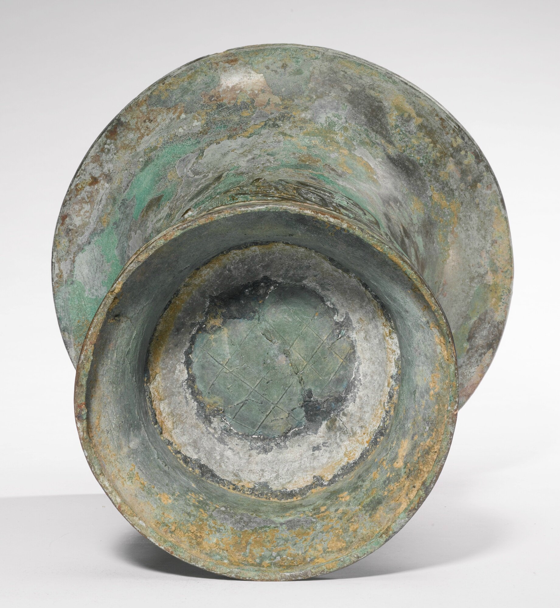 A bronze ritual wine vessel (zun), Early Western Zhou Dynasty, 11th ...