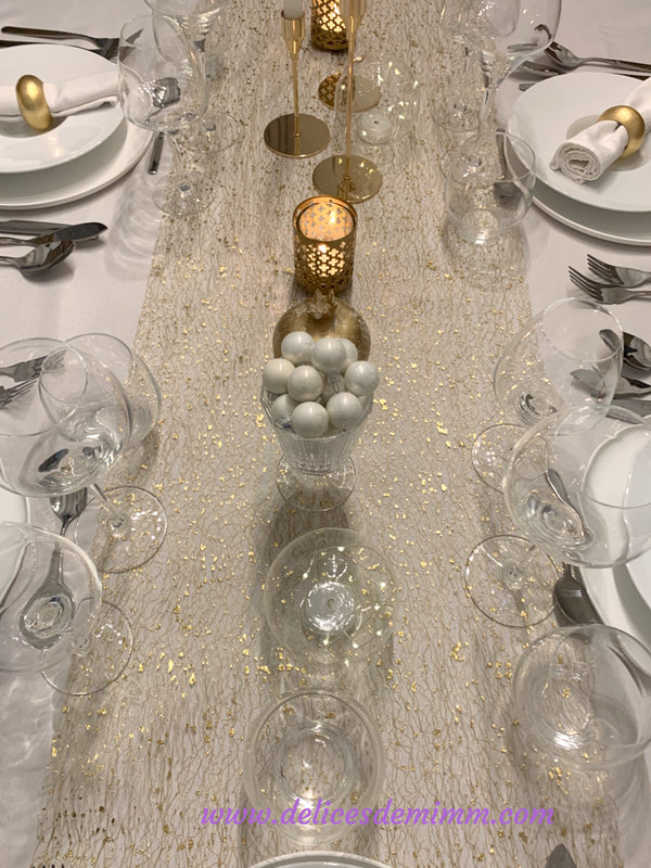 Ma table de réveillon : élégante en blanc et or - Les Délices de Mimm
