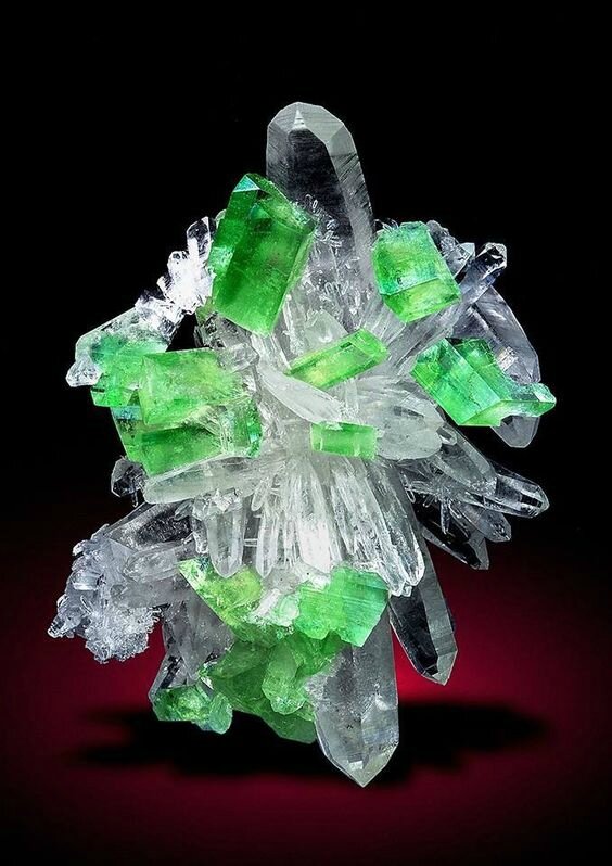 Quartz cluster with Augelite crystals, Mundo Nuevo Mine, Sanchez ...